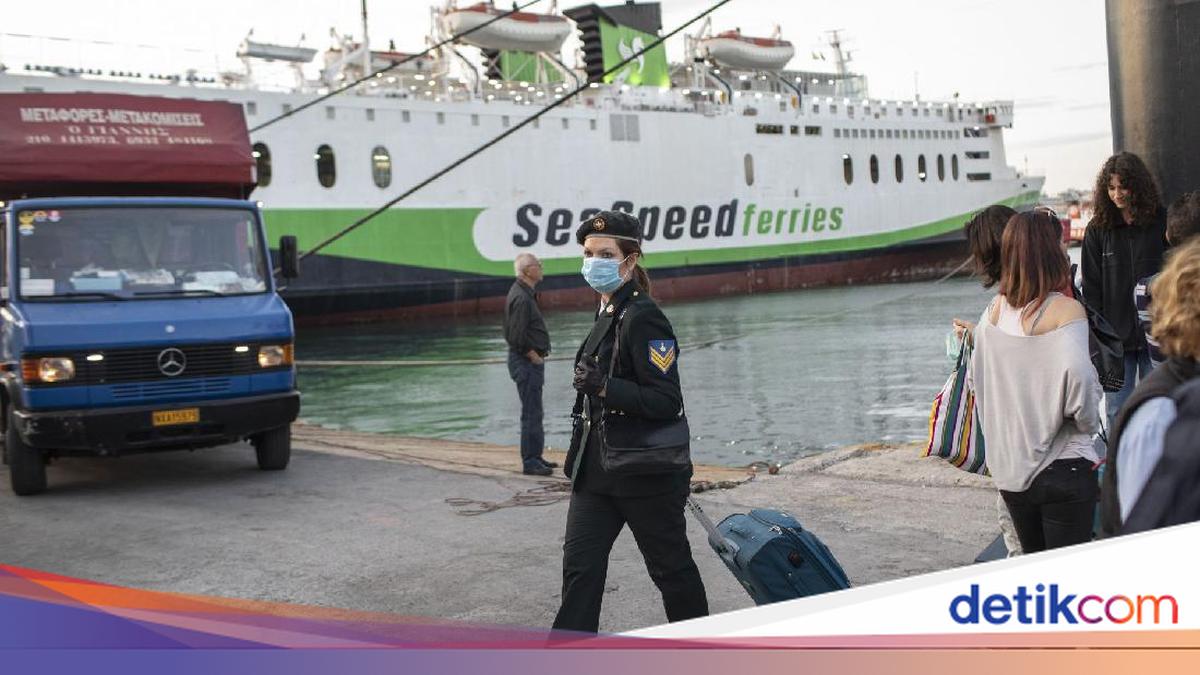 Yunani Buka Pelayanan Kapal Feri dan Restoran untuk Turis Domestik