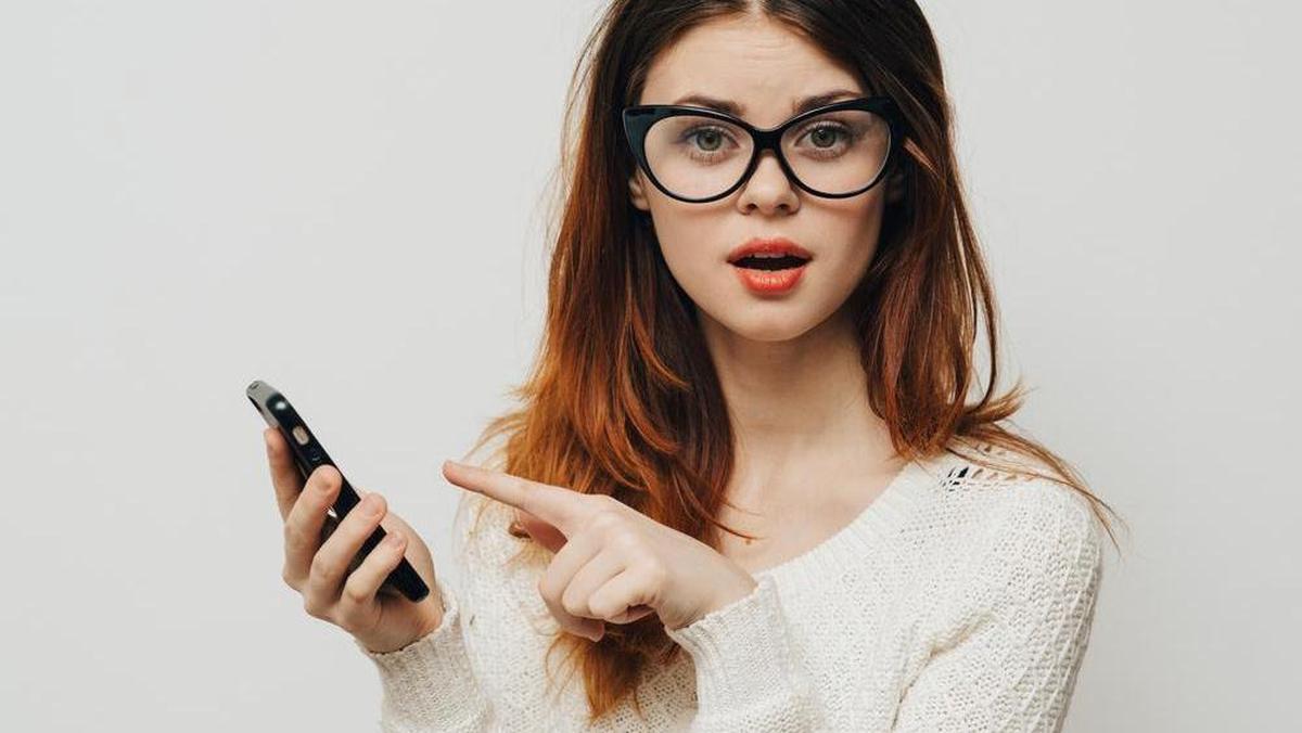 Awas! Sinar Blue Light pada Gadget Bisa Bikin Kulit Kusam