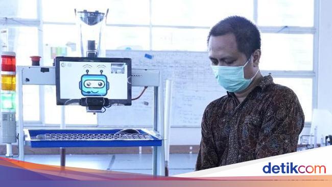 Robot RAISA untuk Pasien Corona Dilengkapi Penyemprot Disinfektan