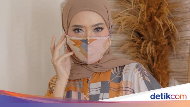 New Normal, Ini 10 Inspirasi OOTD Hijab Pakai Masker Kain Ala Selebgram