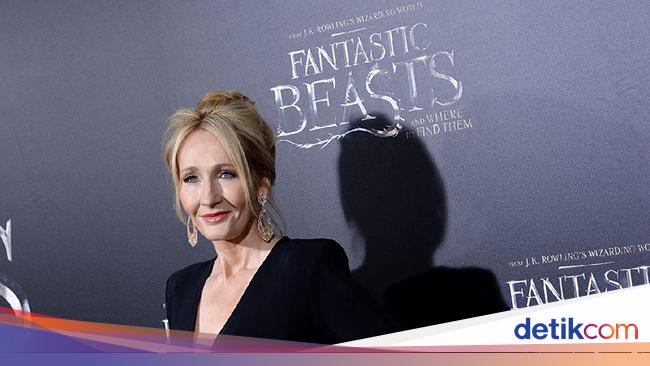 Mengintip Kekayaan JK Rowling si Penulis Harry Potter Mengintip Kekayaan JK Rowling si Penulis Harry Potter