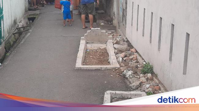 Begini Sejarah Ada Makam di Jalanan Gang Padat Penduduk di Jaktim