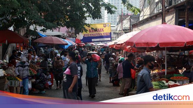 Ada yang Jualan Lho di Pasar Kebayoran Lama, Kok Bisa?