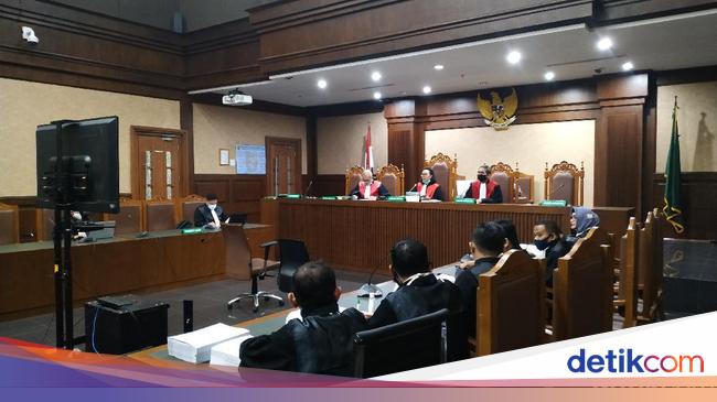 Baca Pleidoi, Imam Nahrawi Minta Jadi JC-Hak Politik Tak Dicabut Baca Pleidoi, Imam Nahrawi Minta Jadi JC-Hak Politik Tak Dicabut