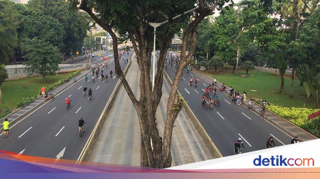 CFD di Semanggi, Pesepeda Masuk Jalur Pejalan Kaki Kena Tegur Satpol PP