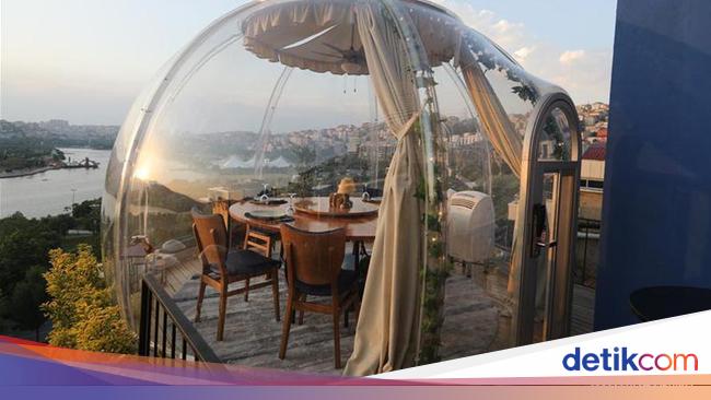 Restoran Ini Sediakan Tabung Balon Transparan untuk Cegah COVID-19