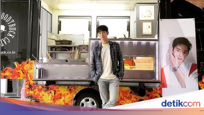 Kim Soo Hyun Banjir Kiriman Food Truck karena Bintangi 'It's Okay to Not Be Okay'