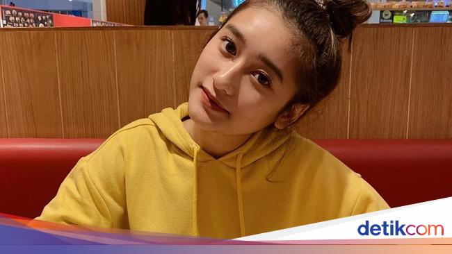 8 Gaya Amanda Caesa, Anak Parto yang Kecantikannya Dipuji Maia Estianty