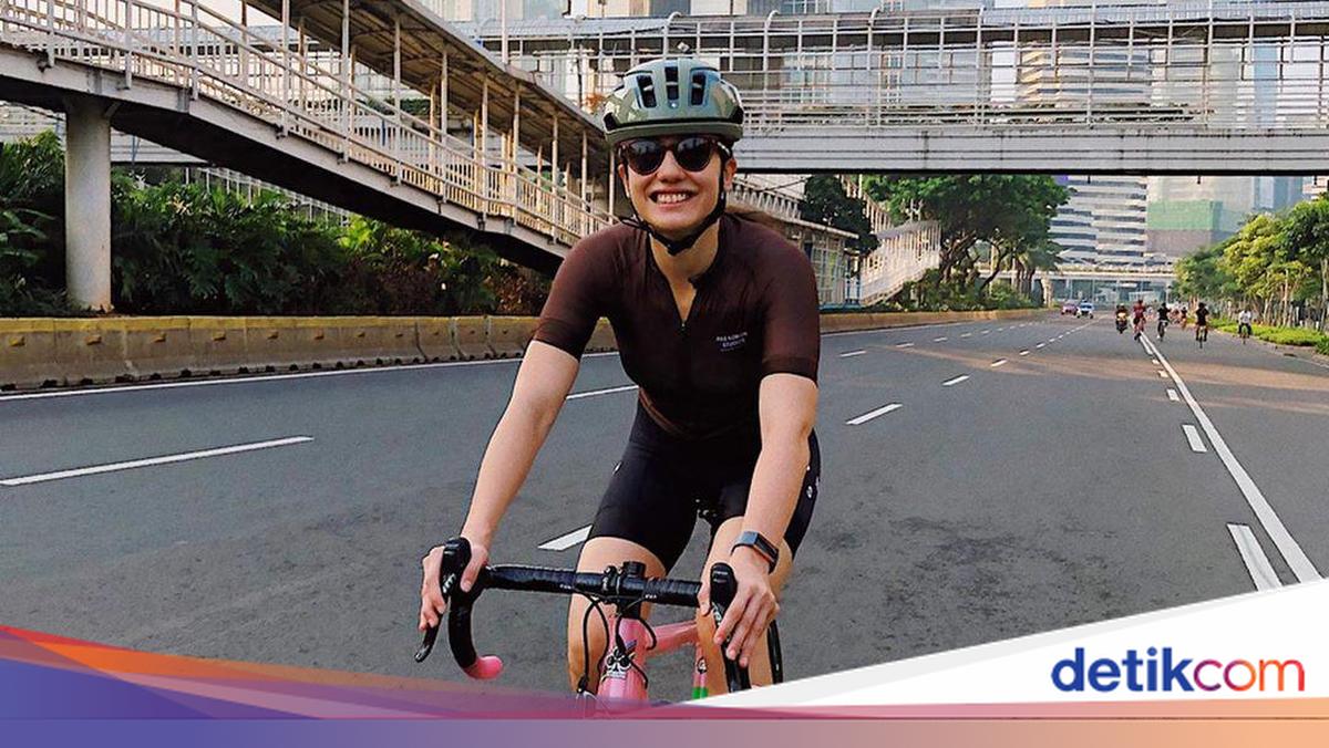 9 Gaya Artis Indonesia Naik Sepeda, Ada yang Harganya Puluhan Juta Rupiah