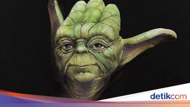 Keren! Lukisan Monster di Tangan Bikin Terpukau