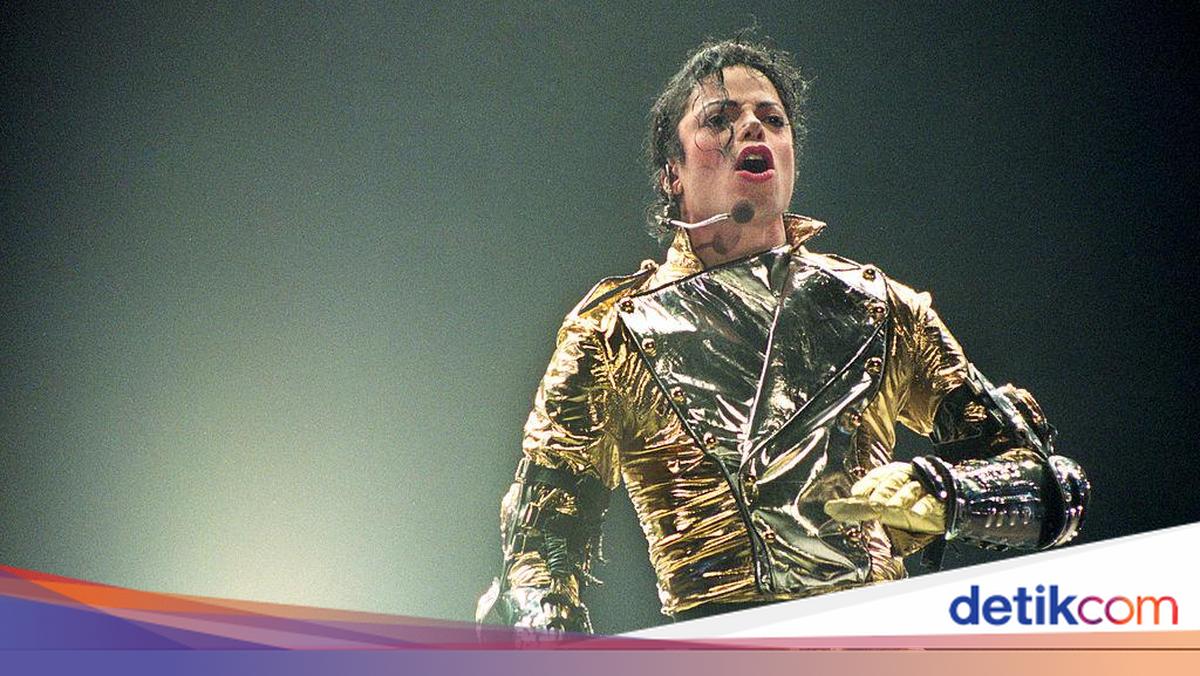 Sisi Manusiawi Michael Jackson: Jarang Ganti Baju sampai Beraroma Bau
