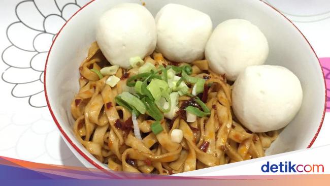 Mami Lana Kitchen: Mee Pok Nikmat Plus Bakso Ikan yang Kenyal Gurih