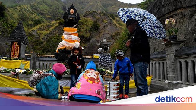 Upacara Kasada: Asal Tradisi hingga Rangkaian Prosesinya