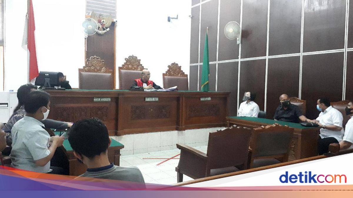 Hakim PN Jaksel Tolak Praperadilan Ravio Patra