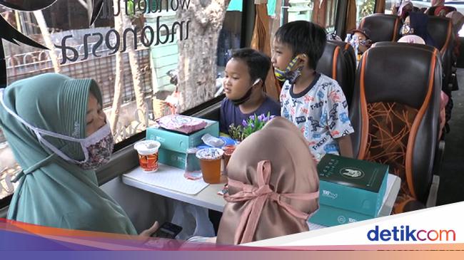 Bus Cafe di Lamongan Tawarkan Ngopi Sambil Jalan-jalan Keliling Kota Bus Cafe di Lamongan Tawarkan Ngopi Sambil Jalan-jalan Keliling Kota