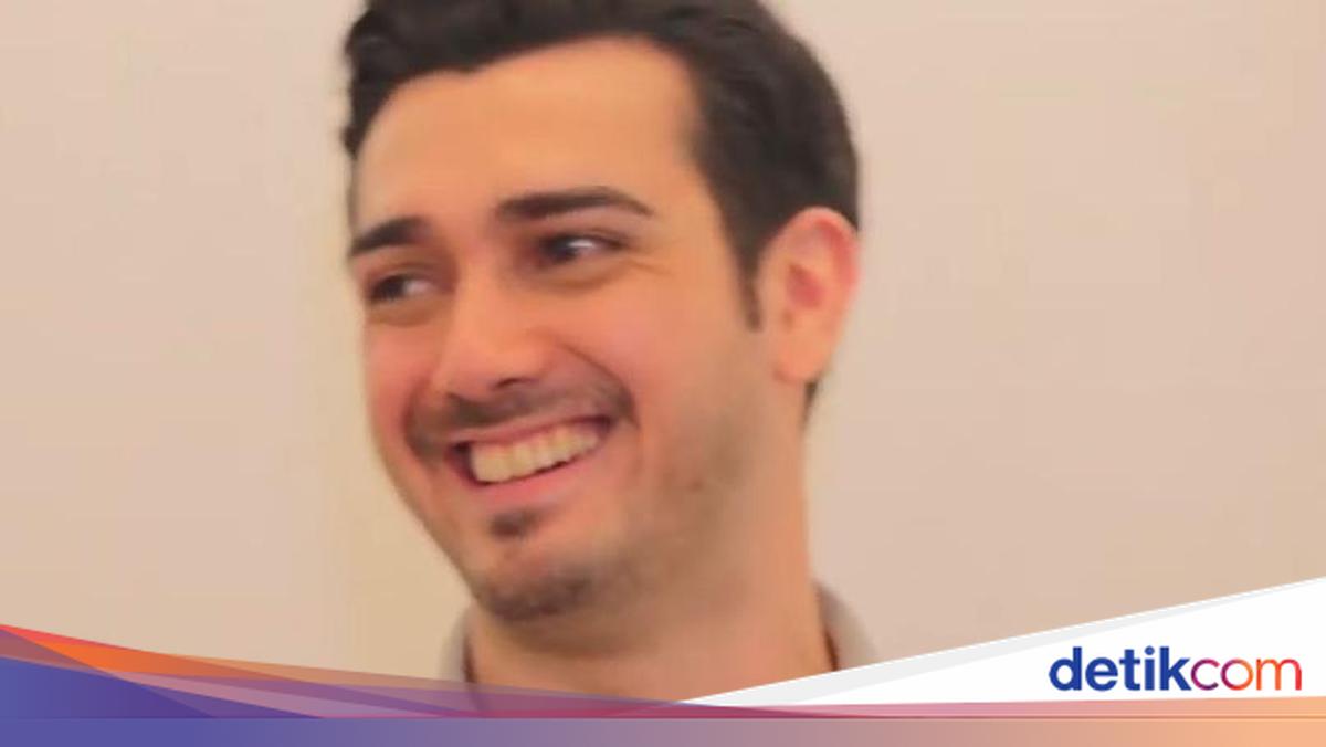 Profil Fachri Albar: Bersinar di Layar, Tersandung Narkoba di Luar