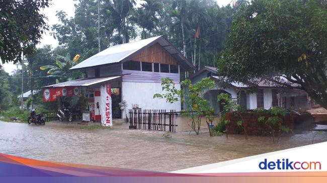 Banjir Di Aceh Jaya Ribuan Warga Mengungsi