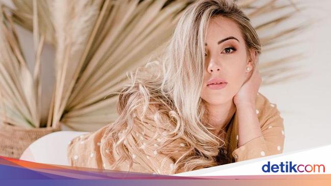 Potret Seksi Courtney Renniers, Pacar Brad Binder Pemenang MotoGP ...