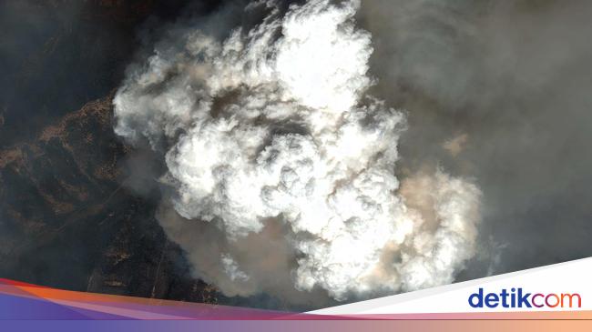 Potret Asap Pekat Akibat Kebakaran Hutan Colorado