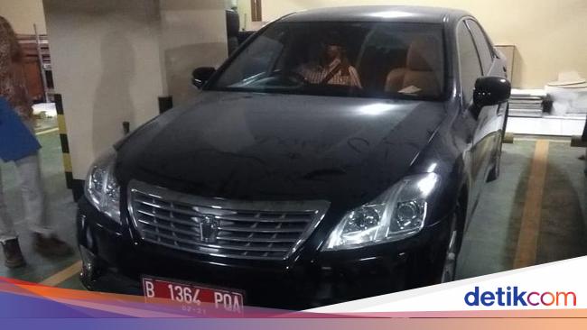 Toyota Crown Bekas Mobil Dinas BI Dilelang Rp 188 Juta, Mau?