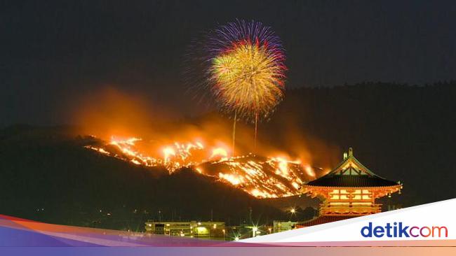 Mengenal Perayaan Bakar Gunung di Jepang