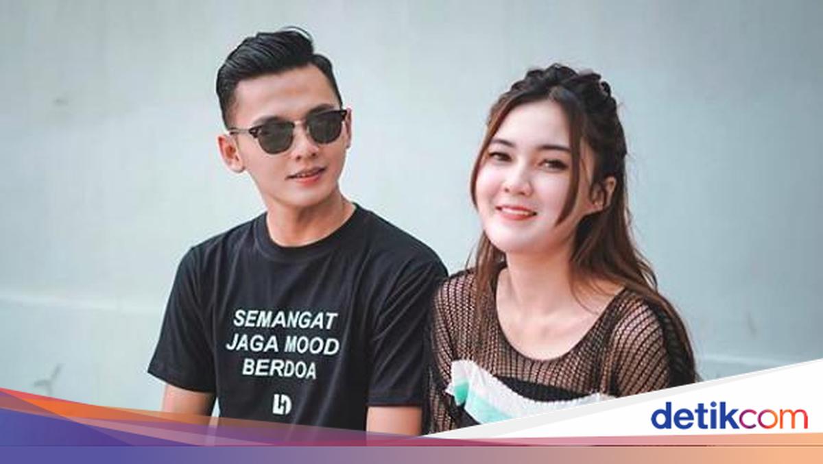 Rumor Pernah Menikah dengan Cak Malik, Ini Klarifikasi Nella Kharisma
