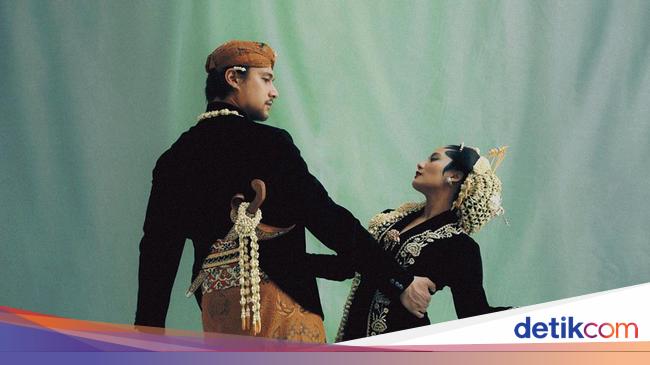 9 Gaya Mesra Tara Basro dan Daniel Adnan Jadi Pengantin Lampung dan Jawa