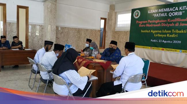 Puluhan Mahasiswa Tes Baca Kitab Kuning untuk Raih Beasiswa Pemprov Jatim