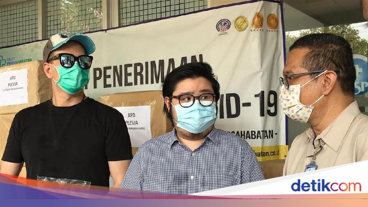 Beri Bantuan APD, Bertrand Antolin Tak Mau Berhenti Berbagi