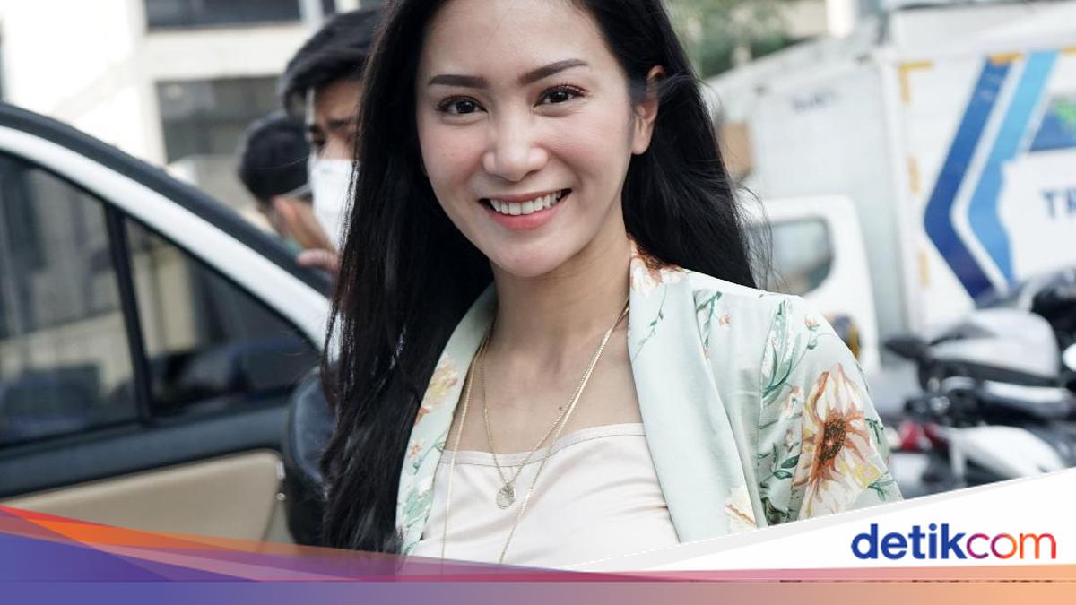 Bunga Zainal Murka Disebut Mirip Bintang Film Porno