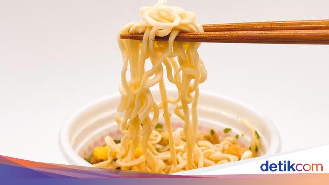 7 Cara Lain Nikmati Mie Instan, Jadikan Tepung Roti hingga Bun Burger