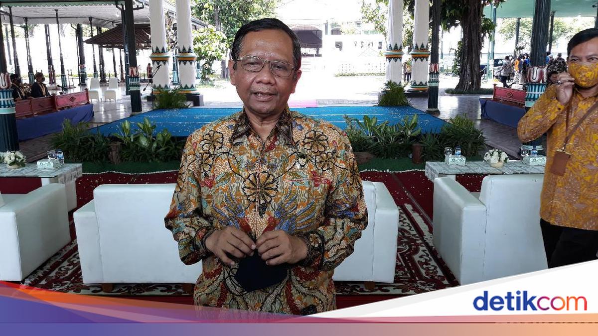 Mahfud: Segera Ungkap Siapa dan Apa Motif Penusukan Syekh Ali Jaber!