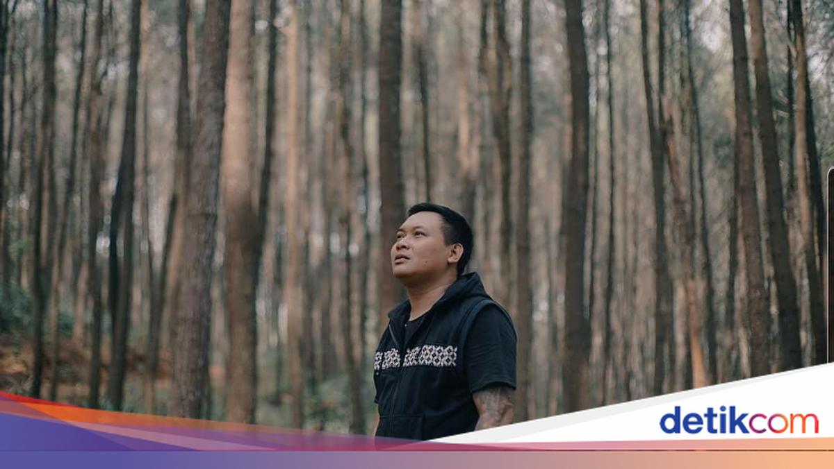 Pedangdut Agung Pradanta Jualan Kue Demi Menyambung Hidup