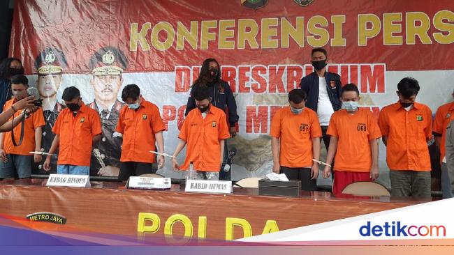 9 Fakta Geger Pesta Gay di Kuningan Jaksel 9 Fakta Geger Pesta Gay di Kuningan Jaksel