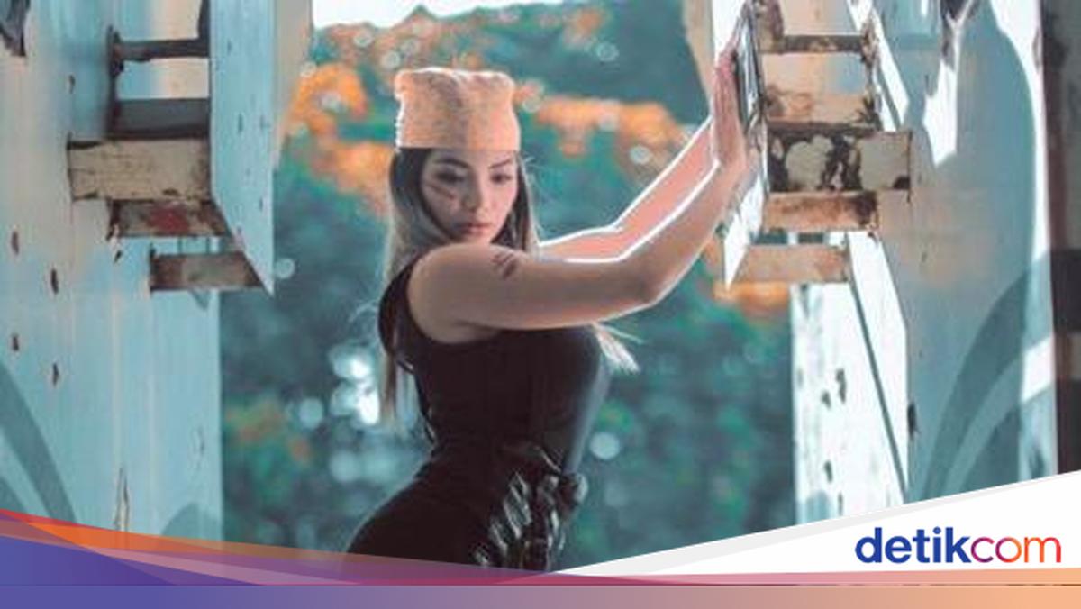 Dinar Candy Ketagihan Jual Celana Dalam Bekas
