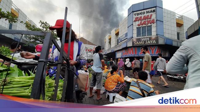 Pasar Wage Purwokerto Dilalap Si Jago Merah, 100 Kios-Los Terbakar