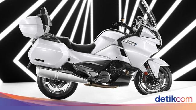 Punya Kualitas Eropa, Ini Penampakan Moge Touring Buatan China