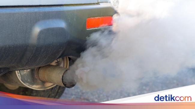 Kenapa Knalpot Mobil Keluar Asap Putih? Ini Penyebab dan Cara Mengatasinya