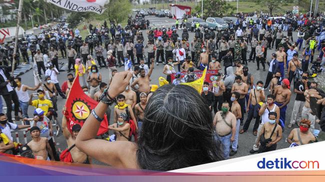 Gelombang Demo Mogok Nasional Buruh Tolak Omnibus Law Uu Cipta Kerja