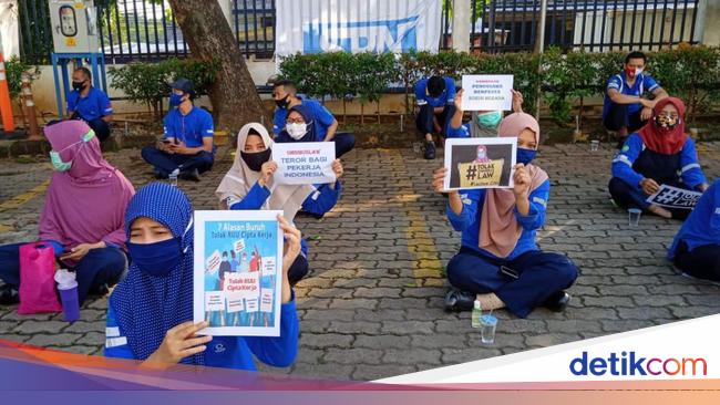 Ramai Tagar Hina DPR, PKS: Rakyat Kecewa Pengesahan Omnibus Law Ciptaker
