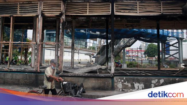 Kondisi Terkini Halte TransJakarta Senen Usai Demo Rusuh