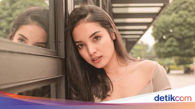Sisi Asih Unggah Video Menyentuh Soal Pramugari, Netter Mewek Berjamaah