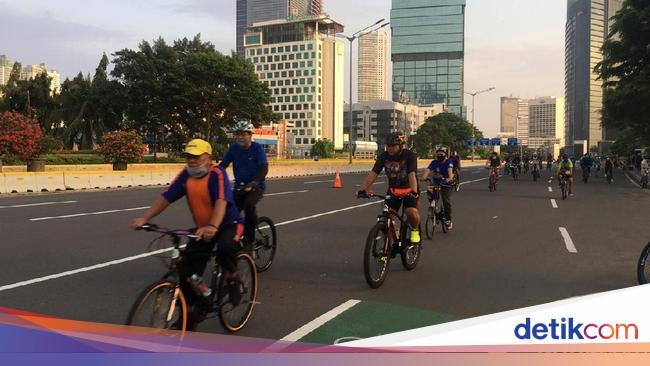 DKI PSBB Transisi, Sudirman-Thamrin Tetap Ramai di Minggu Pagi DKI PSBB Transisi, Sudirman-Thamrin Tetap Ramai di Minggu Pagi