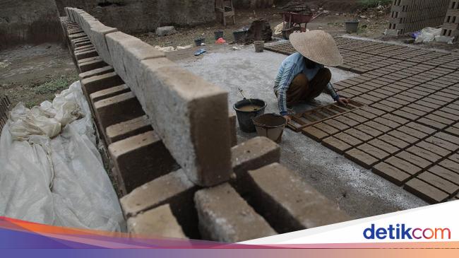 Foto Geliat Produksi Batu Bata di Yogyakarta
