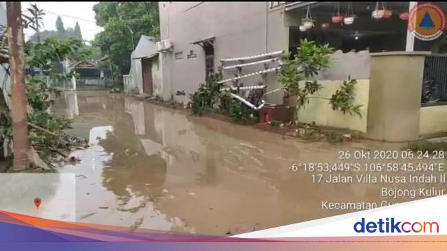 Banjir Villa Nusa Indah Bogor Surut, Warga Masih Bersihkan Sisa Lumpur