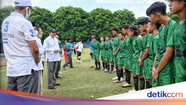 Talenta Muda Sepakbola Pasuruan Jadi Perhatian Gus Ipul Talenta Muda Sepakbola Pasuruan Jadi Perhatian Gus Ipul