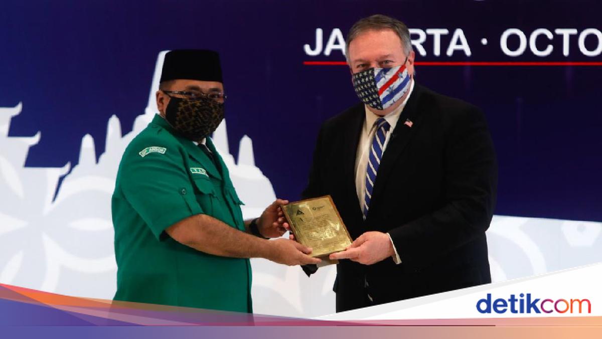 Plakat Itu Apa? Ini Definisi dan Jenis-jenisnya