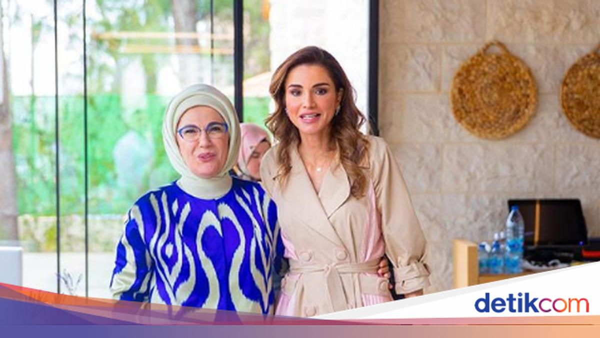 7 Gaya Istri Erdogan Pakai Tas dari Prancis, Sebelum Suaminya Serukan ...
