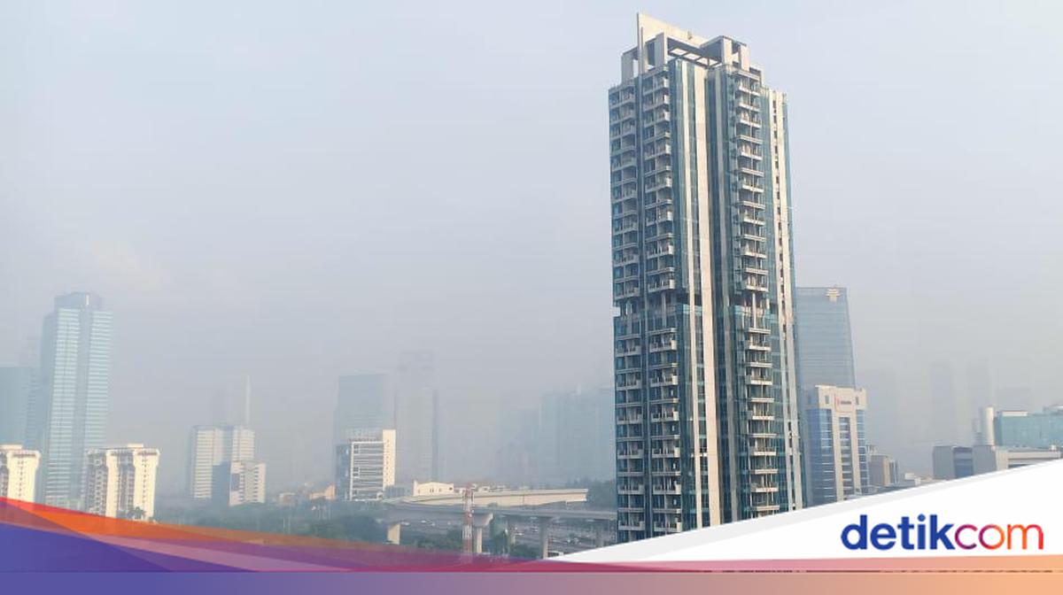 Langit Jakarta Berkabut karena Polusi Udara? Ini Penjelasan BMKG