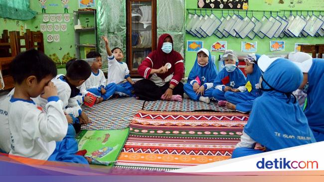 Implementasi PAUD Holistik Integratif dalam Merdeka Bermain